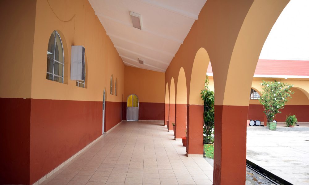 Inaugura IIFEEM rehabilitación en escuela de Cherán – .:: Info ...